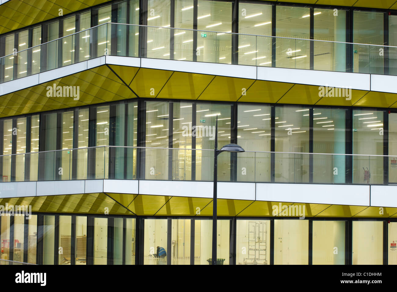 Modern office uk hi-res stock photography and images - Alamy