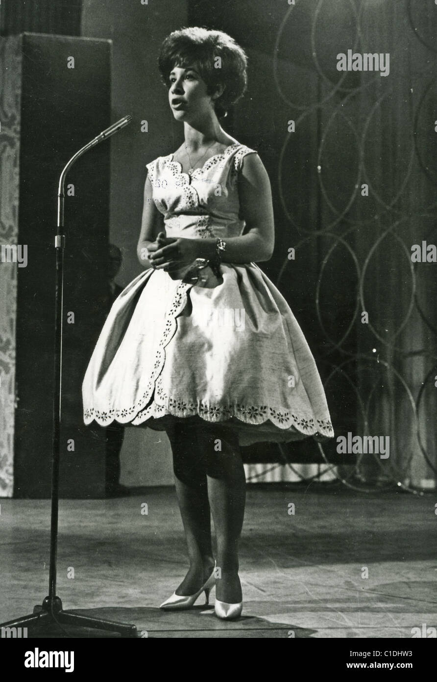 Helen shapiro uk singer hi-res stock photography and images - Alamy