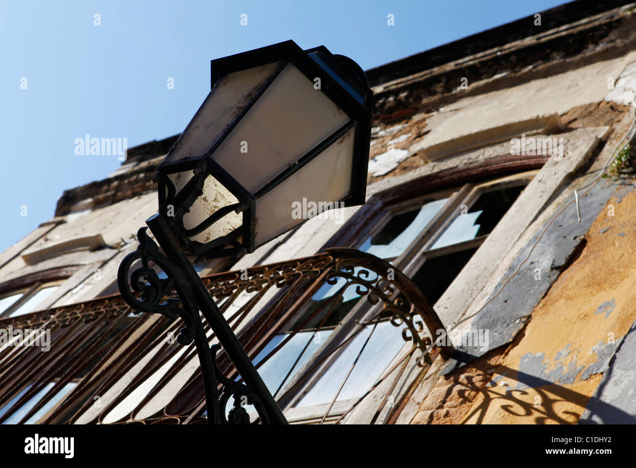 Broken streetlamp hi-res stock photography and images - Alamy