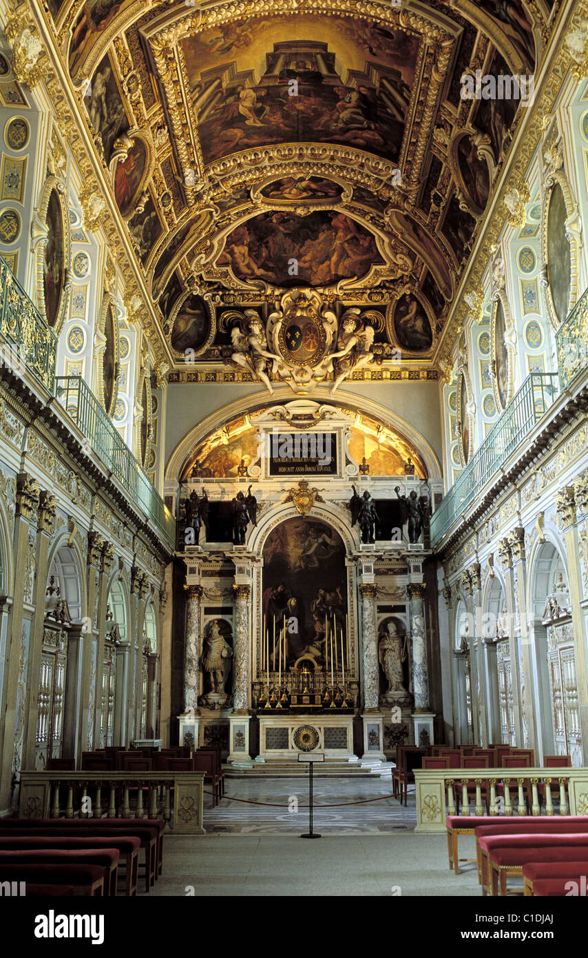 France, Seine et Marne, Chateau de Fontainebleau Trinity chapel Stock ...