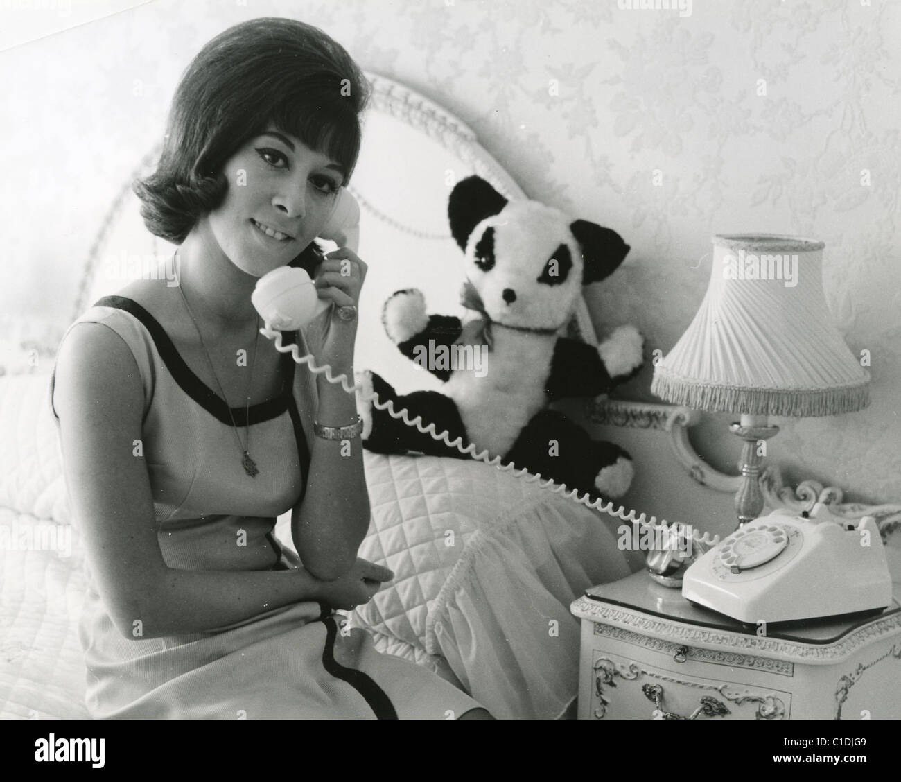 Helen shapiro uk singer hi-res stock photography and images - Alamy