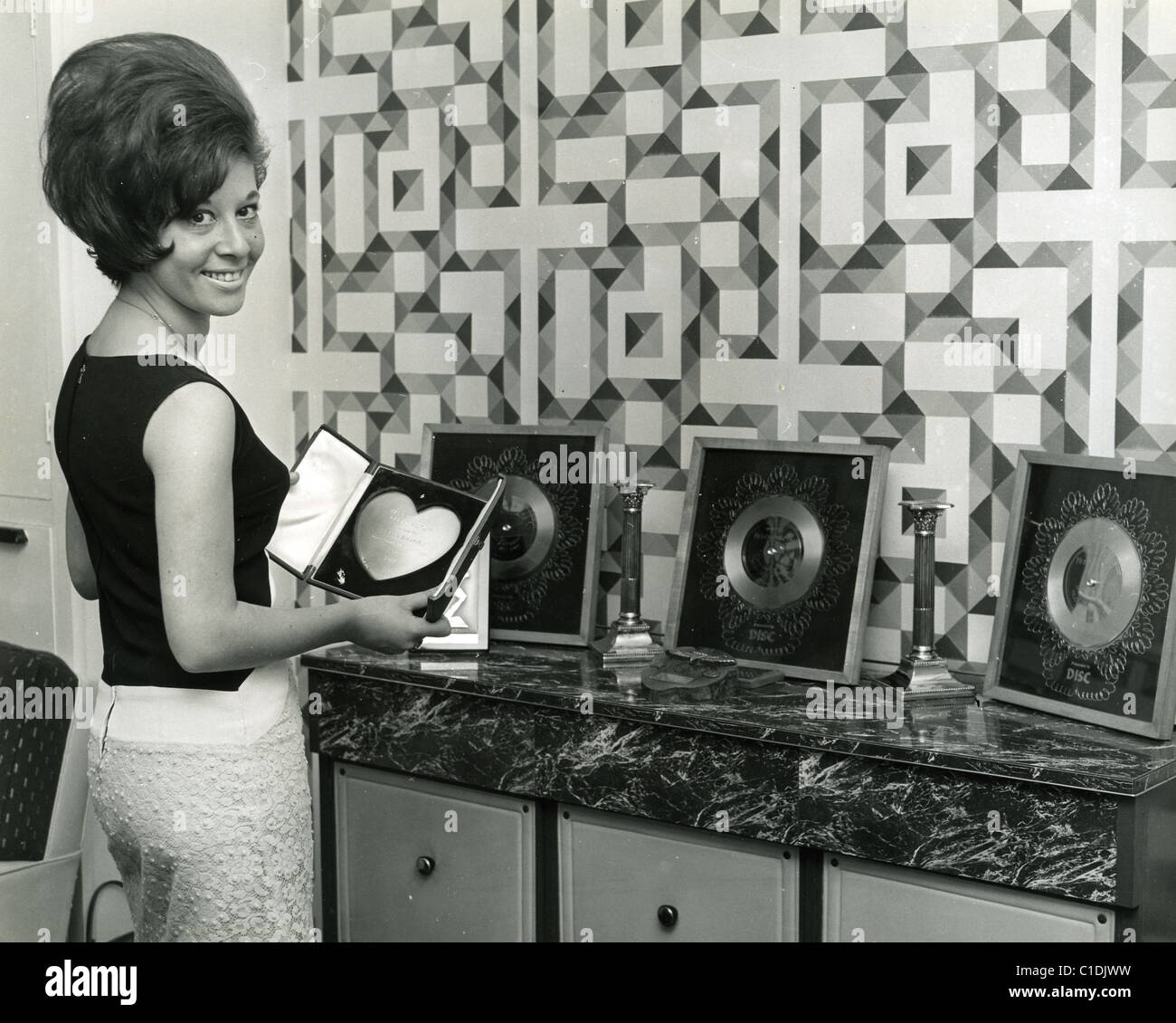 Singer helen shapiro hi-res stock photography and images - Alamy