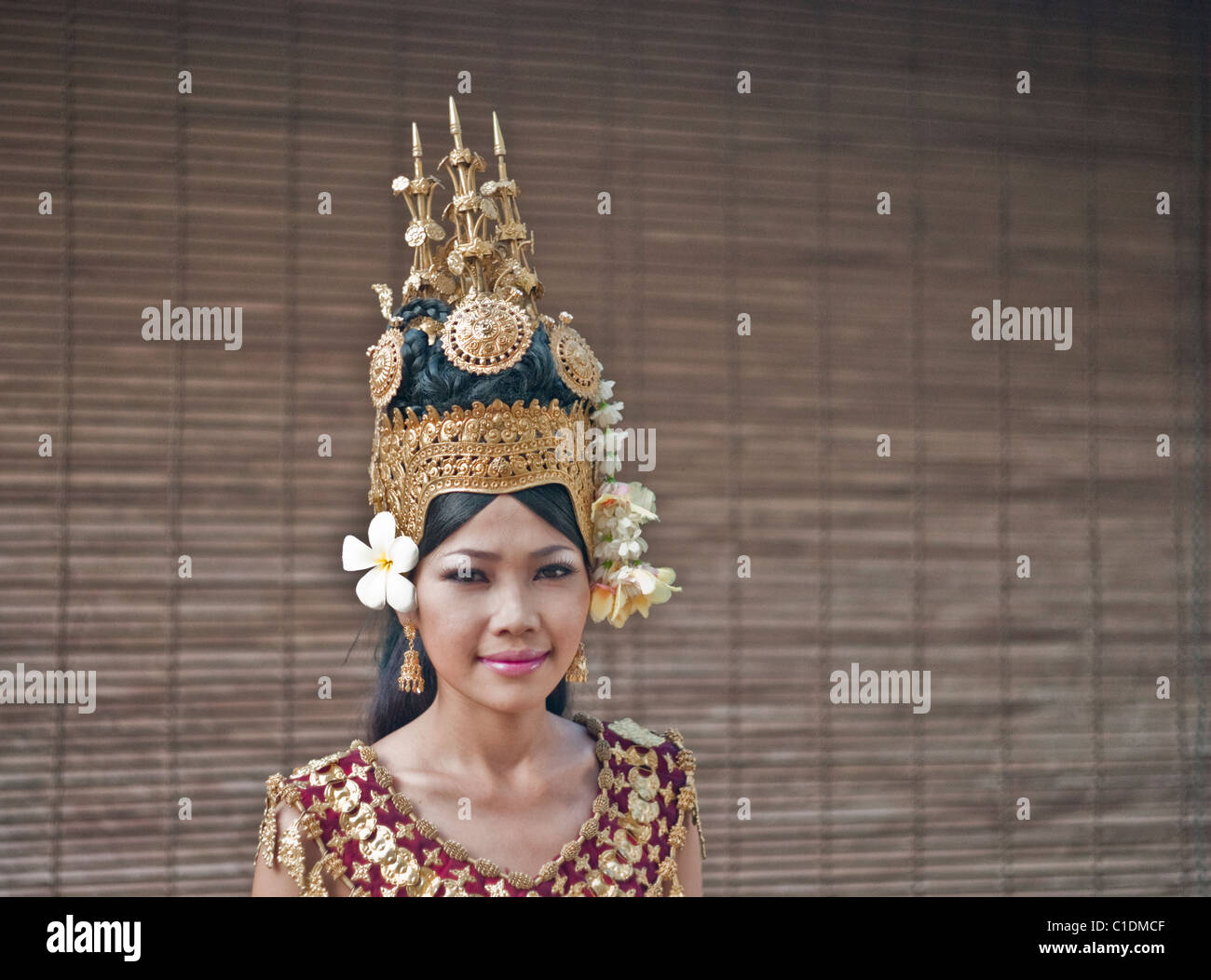 Cambodia female headdress dancer hi-res stock photography and images ...