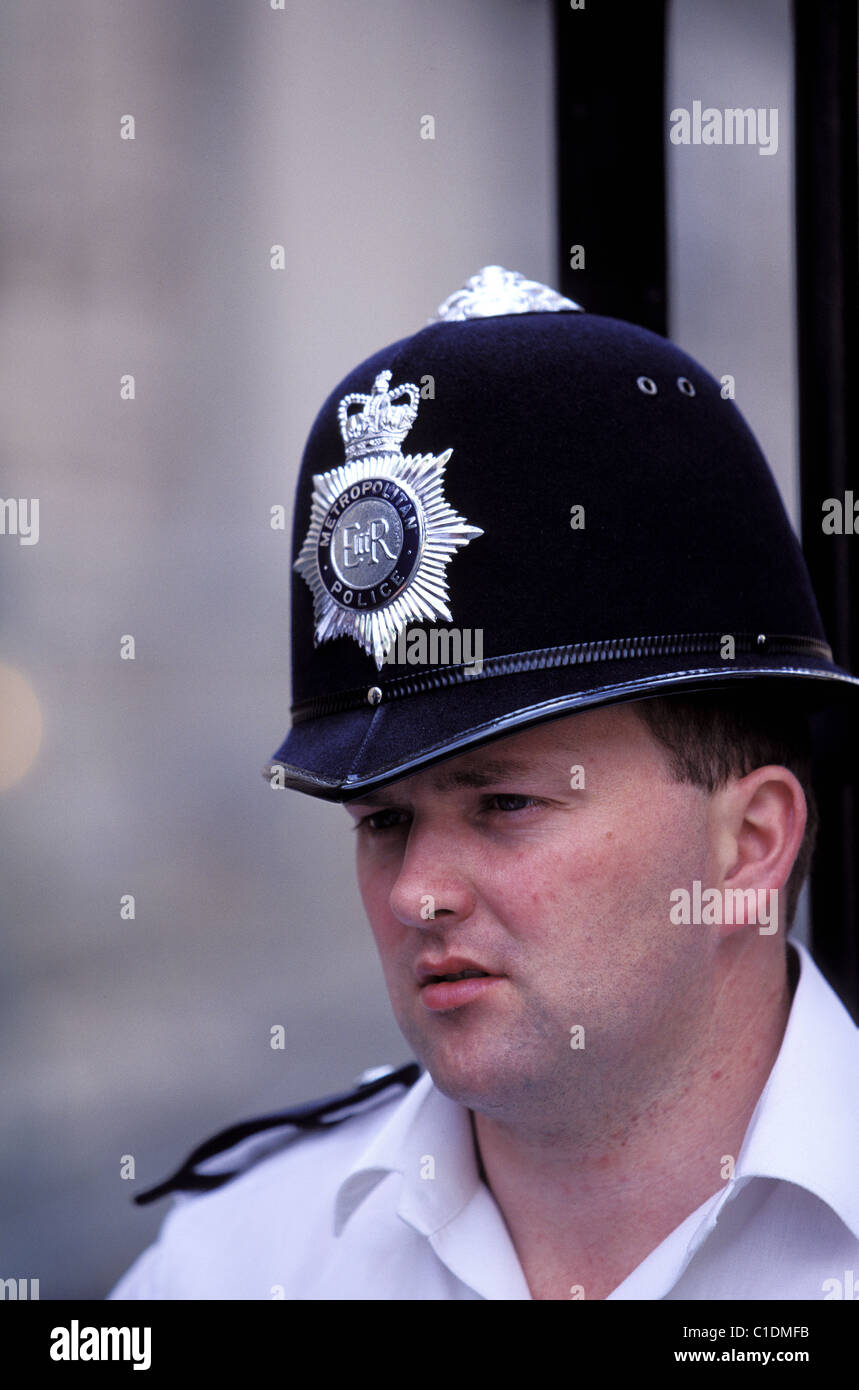 United Kingdom, London, policeman Stock Photo - Alamy