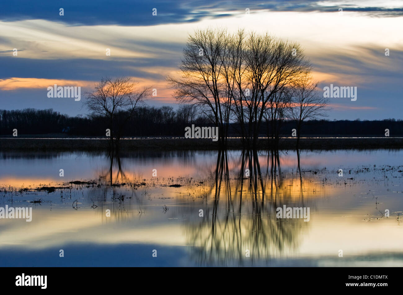 American farm sunset hi-res stock photography and images - Alamy