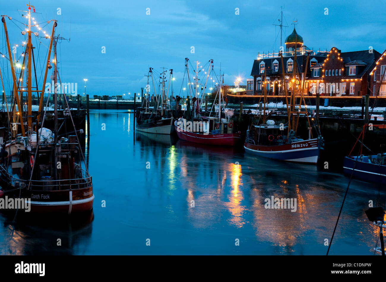 Schiffe Im Hafen Am Abend