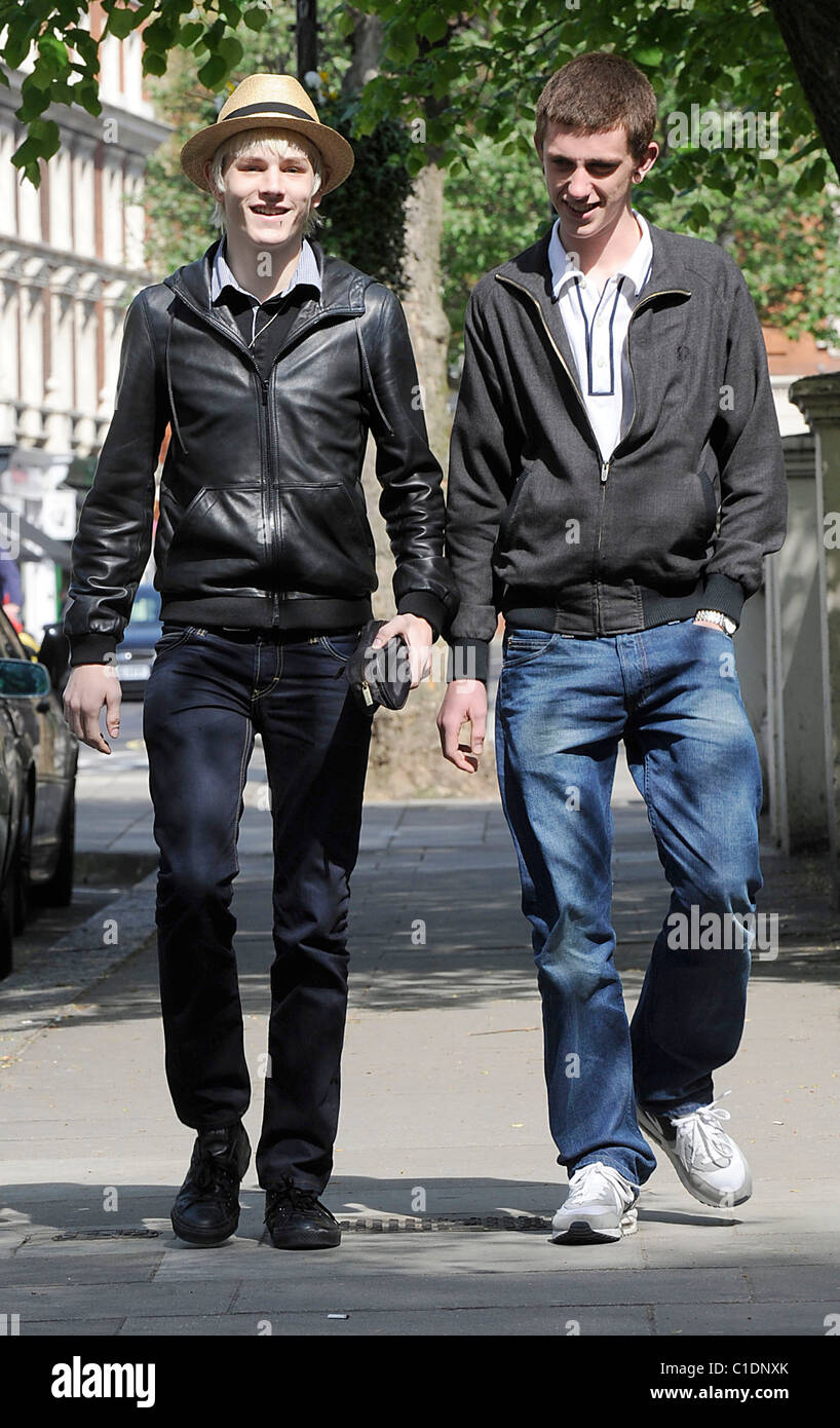 Luke Worrell leaving Kelly Osbourne's house wearing a straw hat London ...