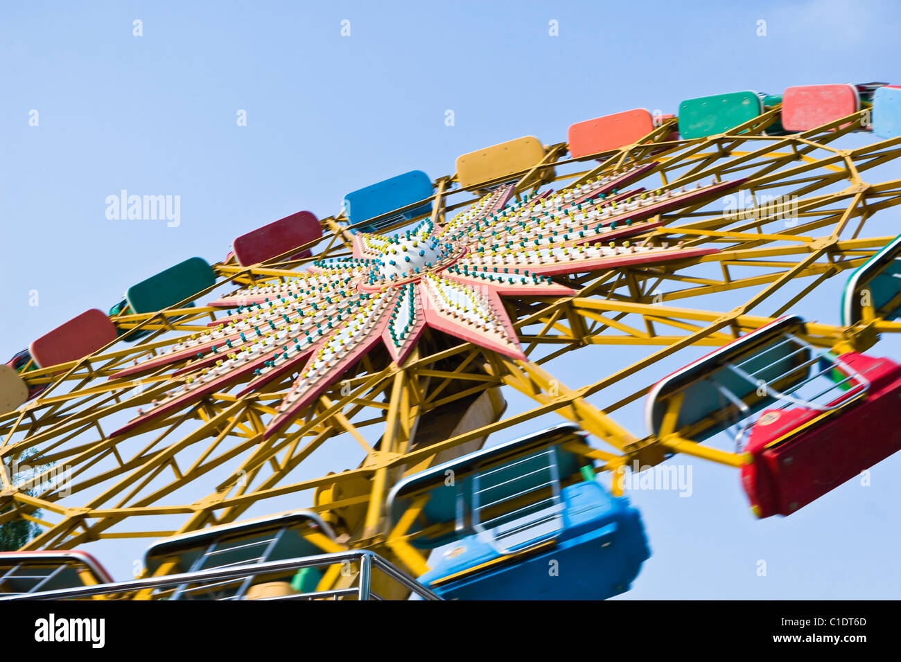 spinning ferris wheel Stock Photo - Alamy