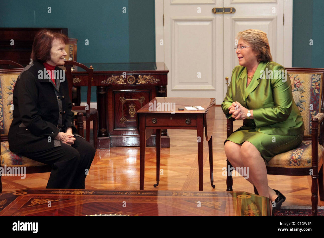 Former French first lady Danielle Mitterand and President of Chile ...