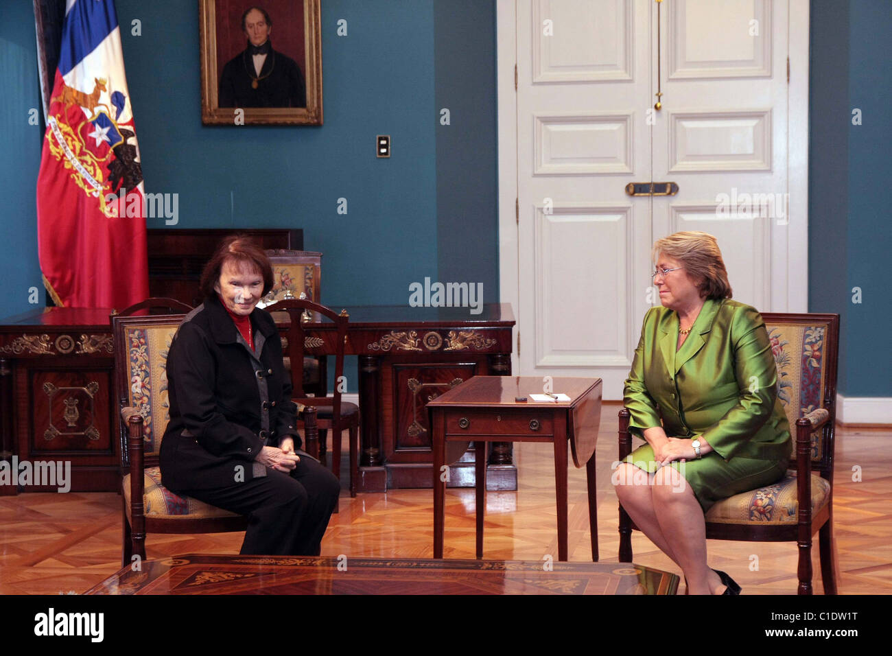 Former French first lady Danielle Mitterand and President of Chile ...