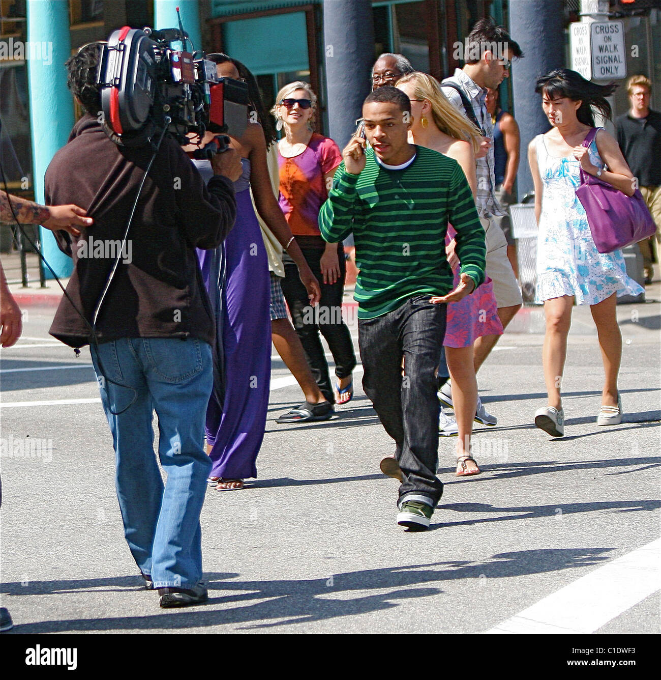 Entourage People Walking