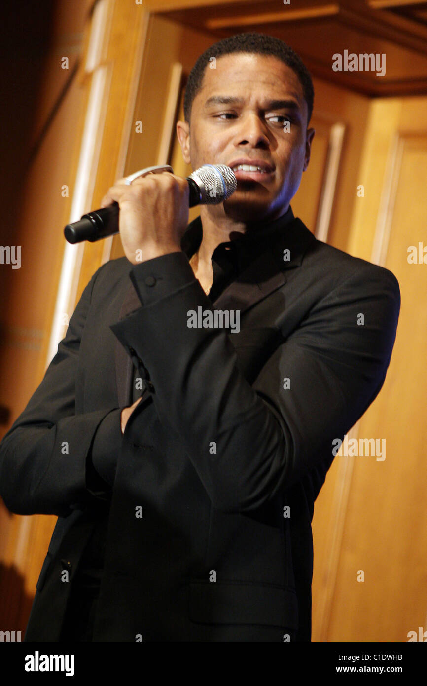 Maxwell singer hi-res stock photography and images - Alamy