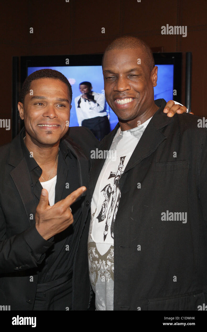 Singer Maxwell, left, and Dwight Gooden at press conference announcing ...