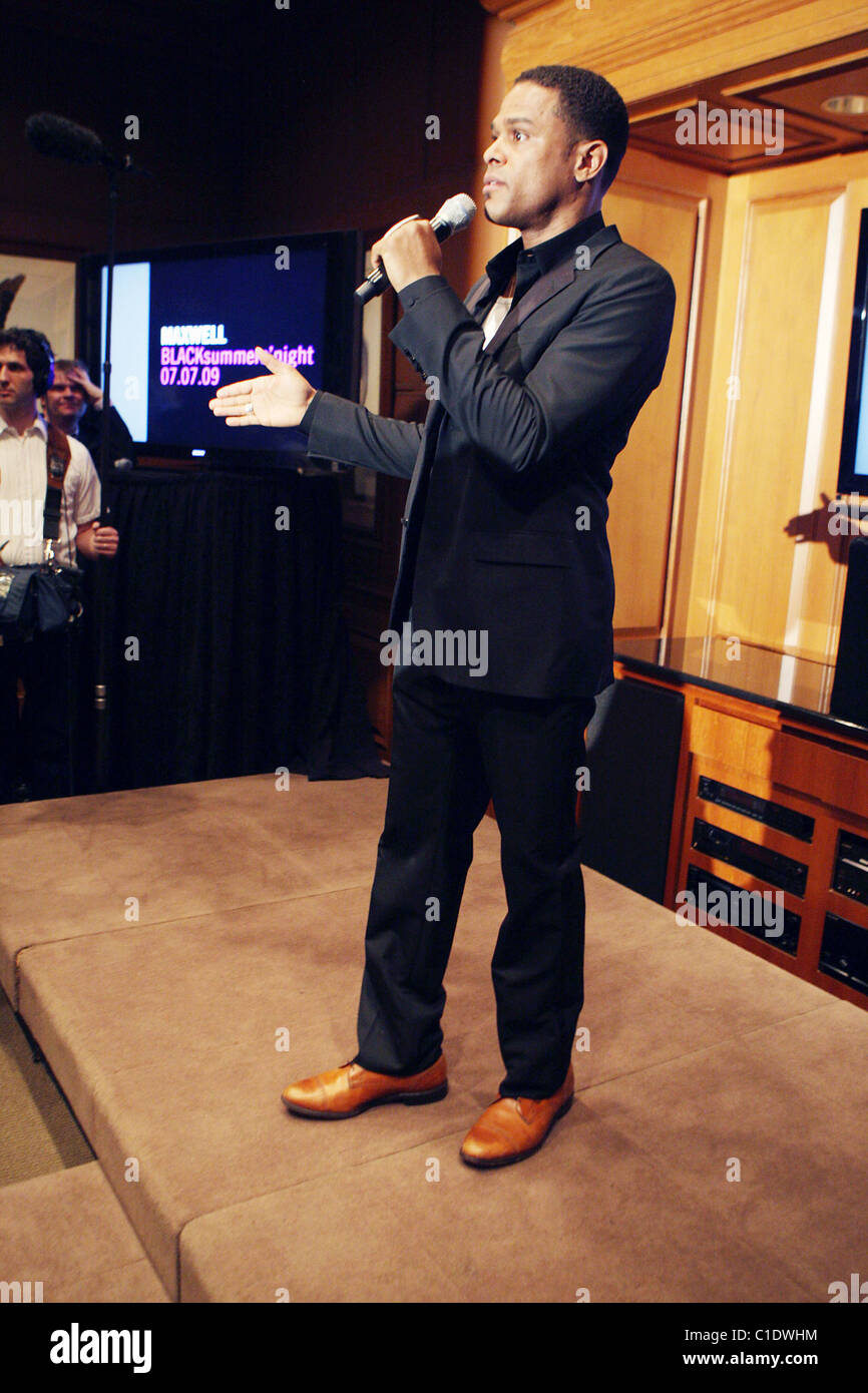 Singer Maxwell at his press conference announcing his first new album ...