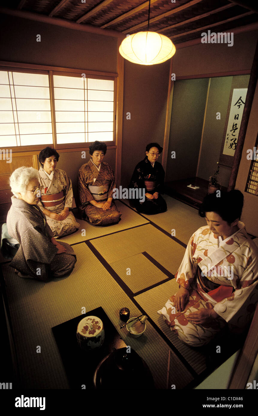 Tea rite at mejiro hi-res stock photography and images - Alamy