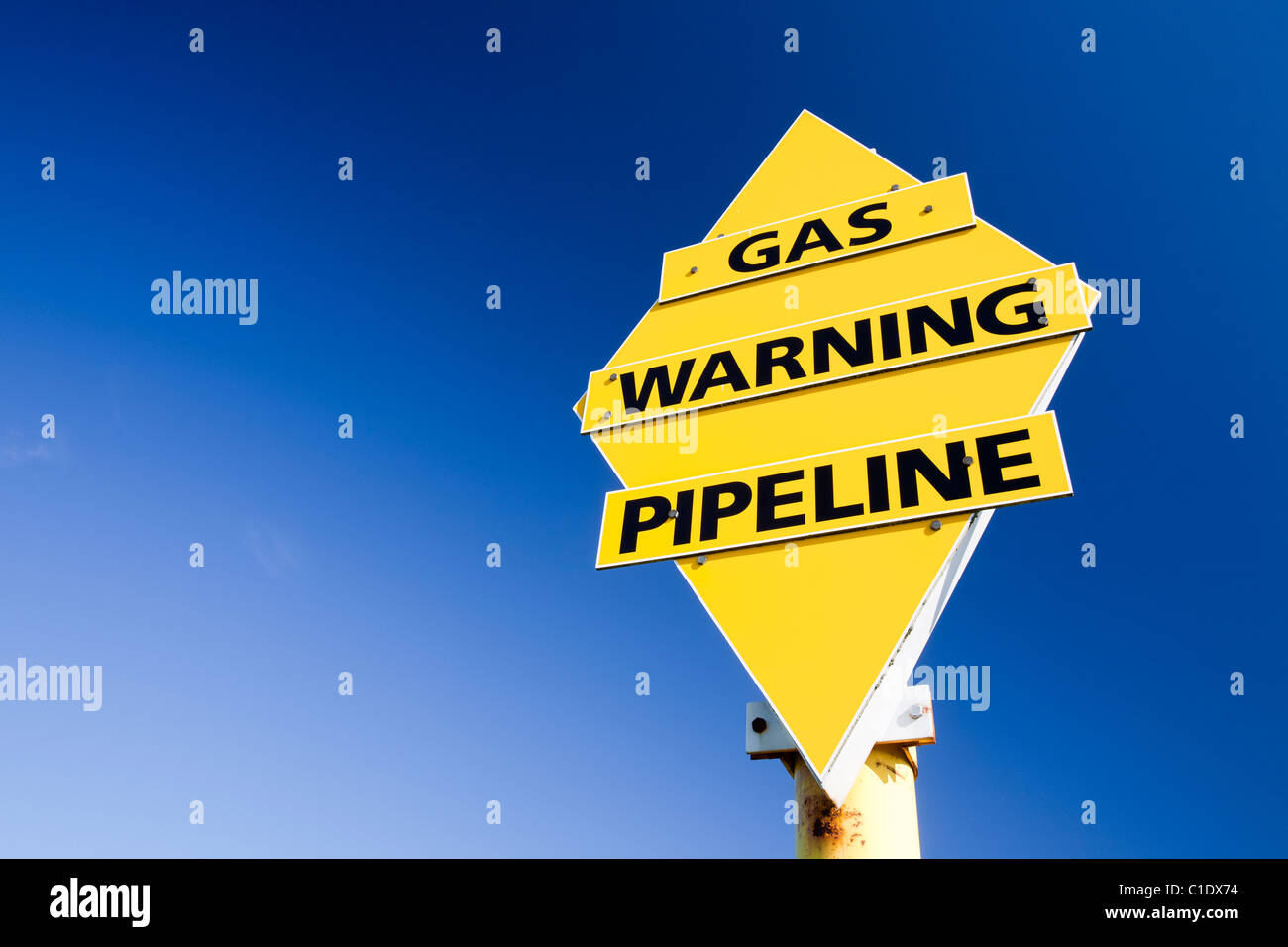 Gas pipeline warning sign hi-res stock photography and images - Alamy