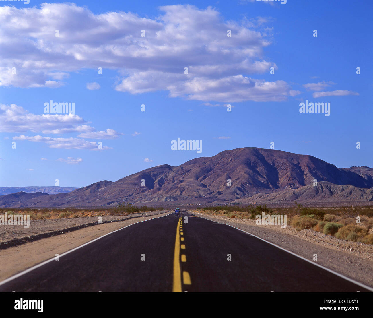 Highway landscape america hi-res stock photography and images - Alamy