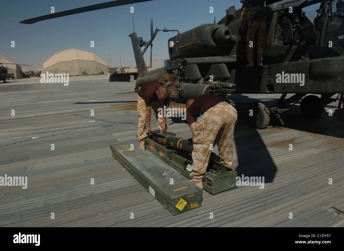 Apache helicopter cockpit hi-res stock photography and images - Alamy