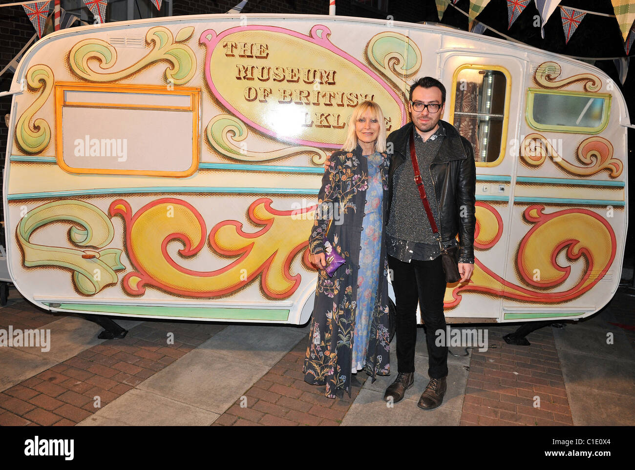 English folk dance society hi-res stock photography and images - Alamy