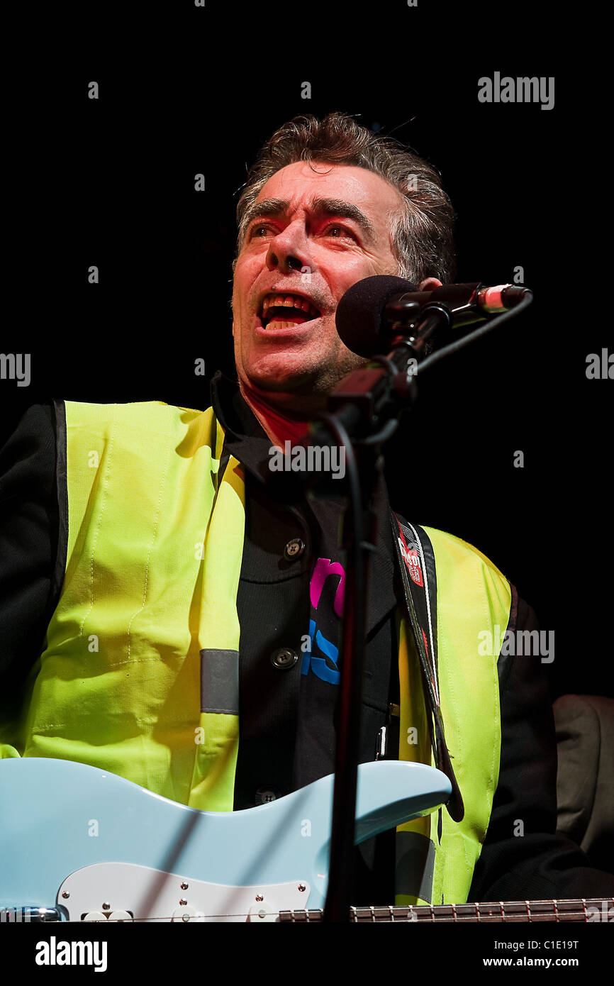 Chaz Jankel of The Blockheads performing in concert at The Electric ...