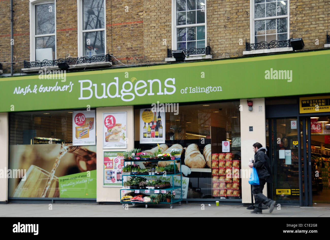 Budgens supermarket in Upper Street, Islington, London, England Stock ...
