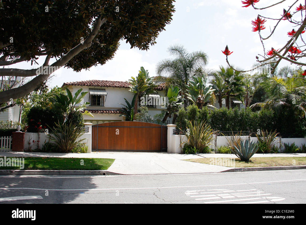 Actress Liv Tyler recently purchased this $2.59 million home in the Los ...