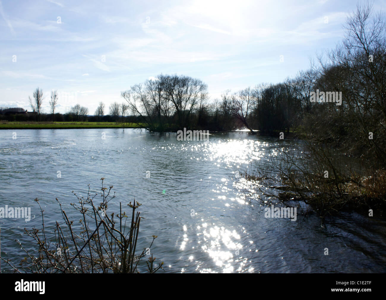 Spring river thames hi-res stock photography and images - Alamy
