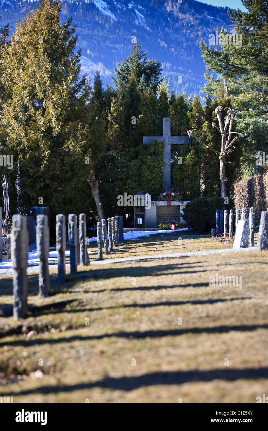 Monument to WWII german soldiers in an austrian cemetery Stock Photo ...