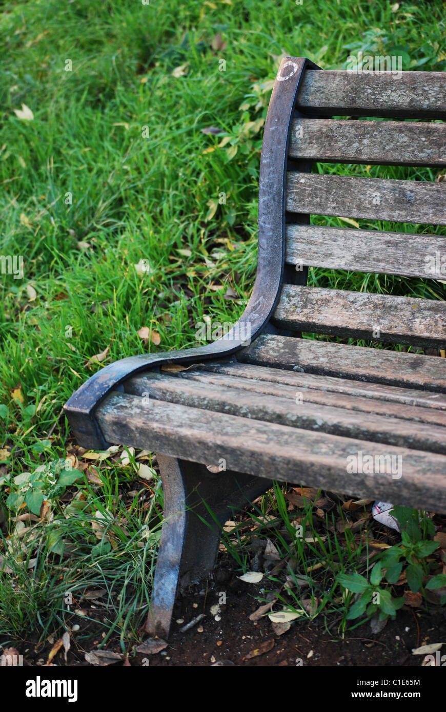 Park bench detail hi-res stock photography and images - Alamy