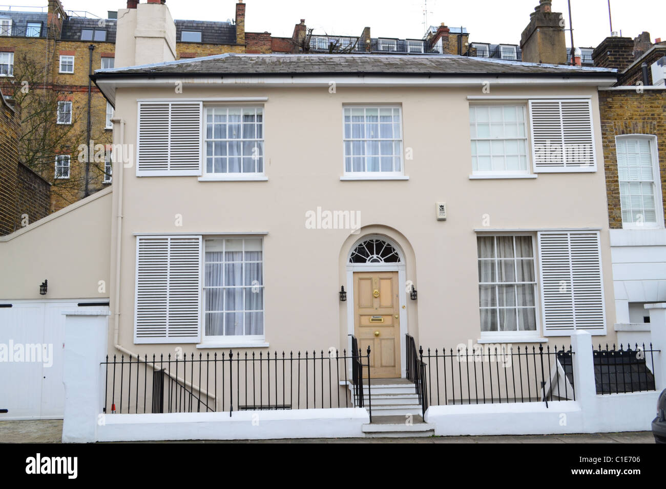 Colourful Free Standing House in West London , Kensington And Chelsea ...