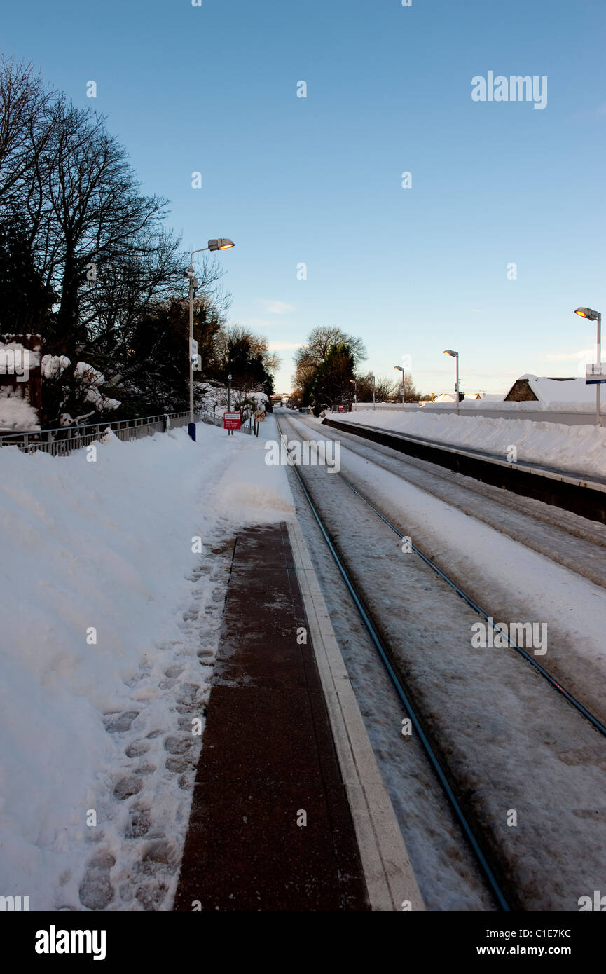 Linlithgow railway station hi-res stock photography and images - Alamy