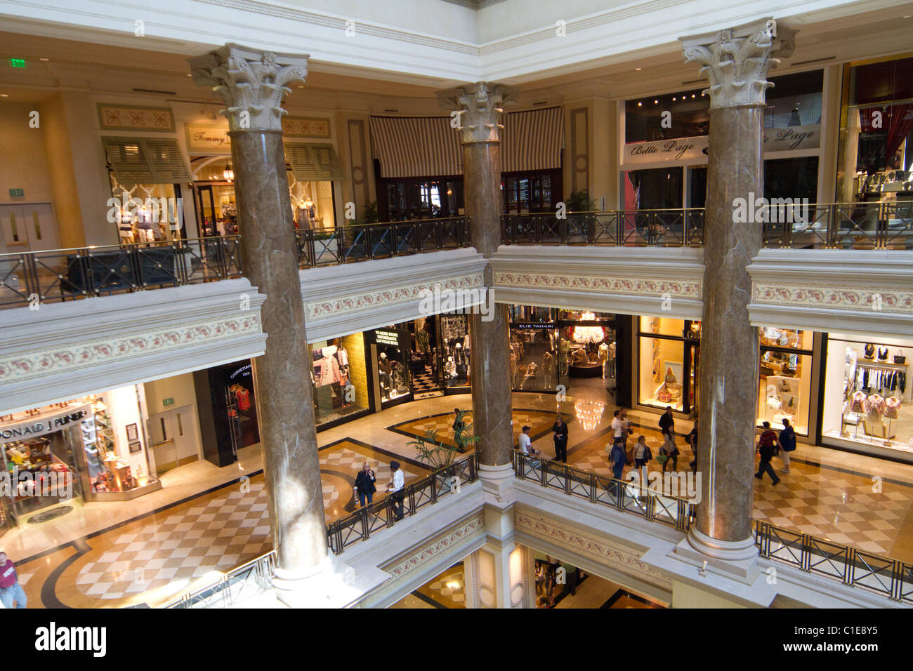 modern shopping mall architecture caesar palace Stock Photo - Alamy