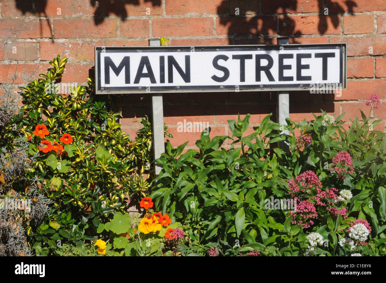 Main street sign hi-res stock photography and images - Alamy