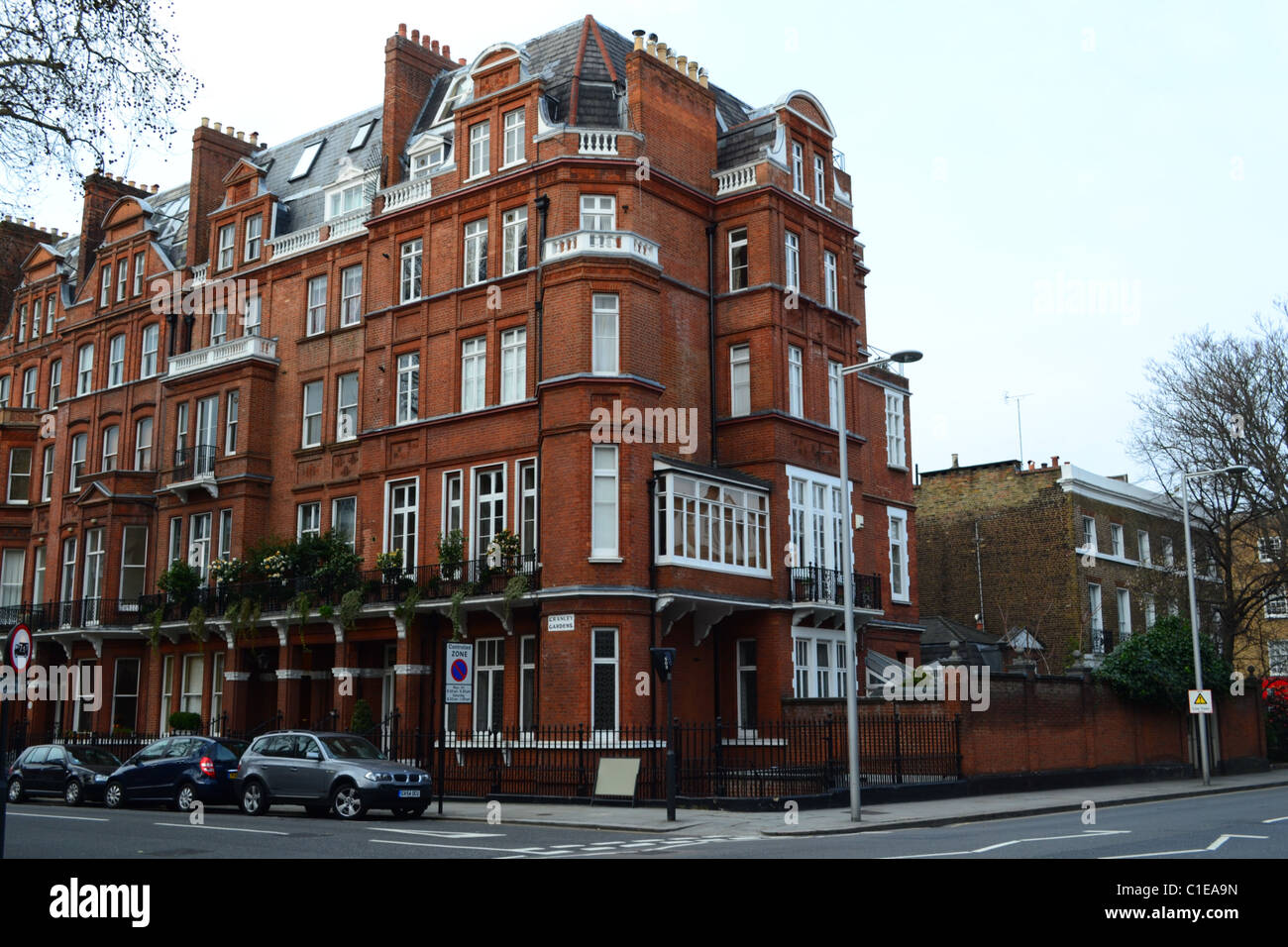 Kensington chelsea housing hi-res stock photography and images - Alamy