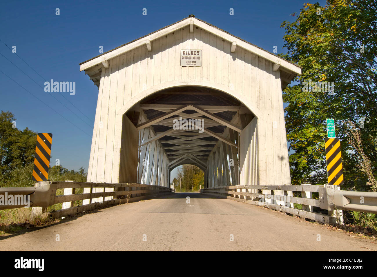 Gilkey Covered Bridge over Thomas Creek in Oregon 2 Stock Photo - Alamy