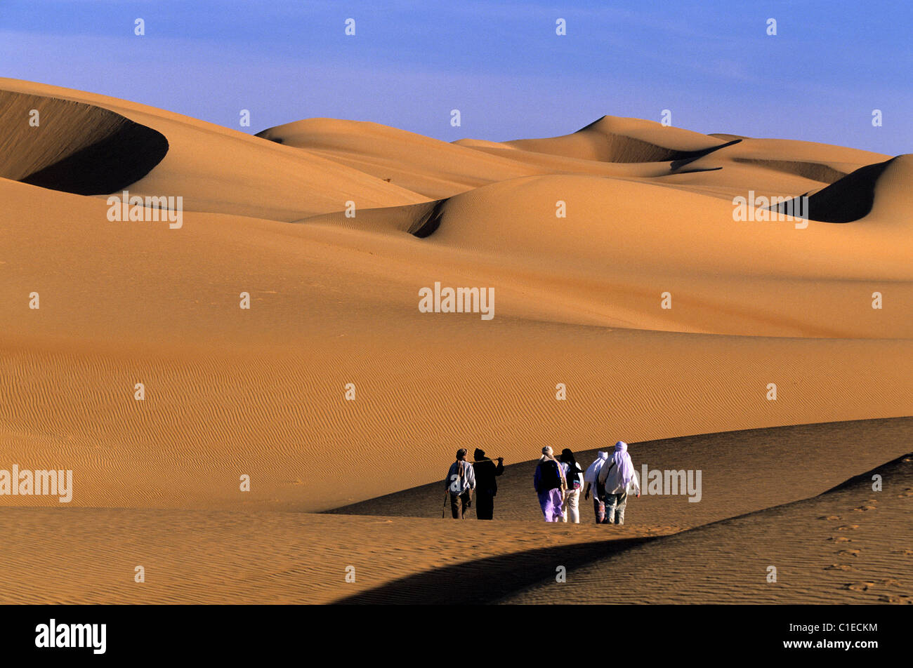 Niger, Sahara, Tenere desert, hiking in the sand dunes Stock Photo - Alamy