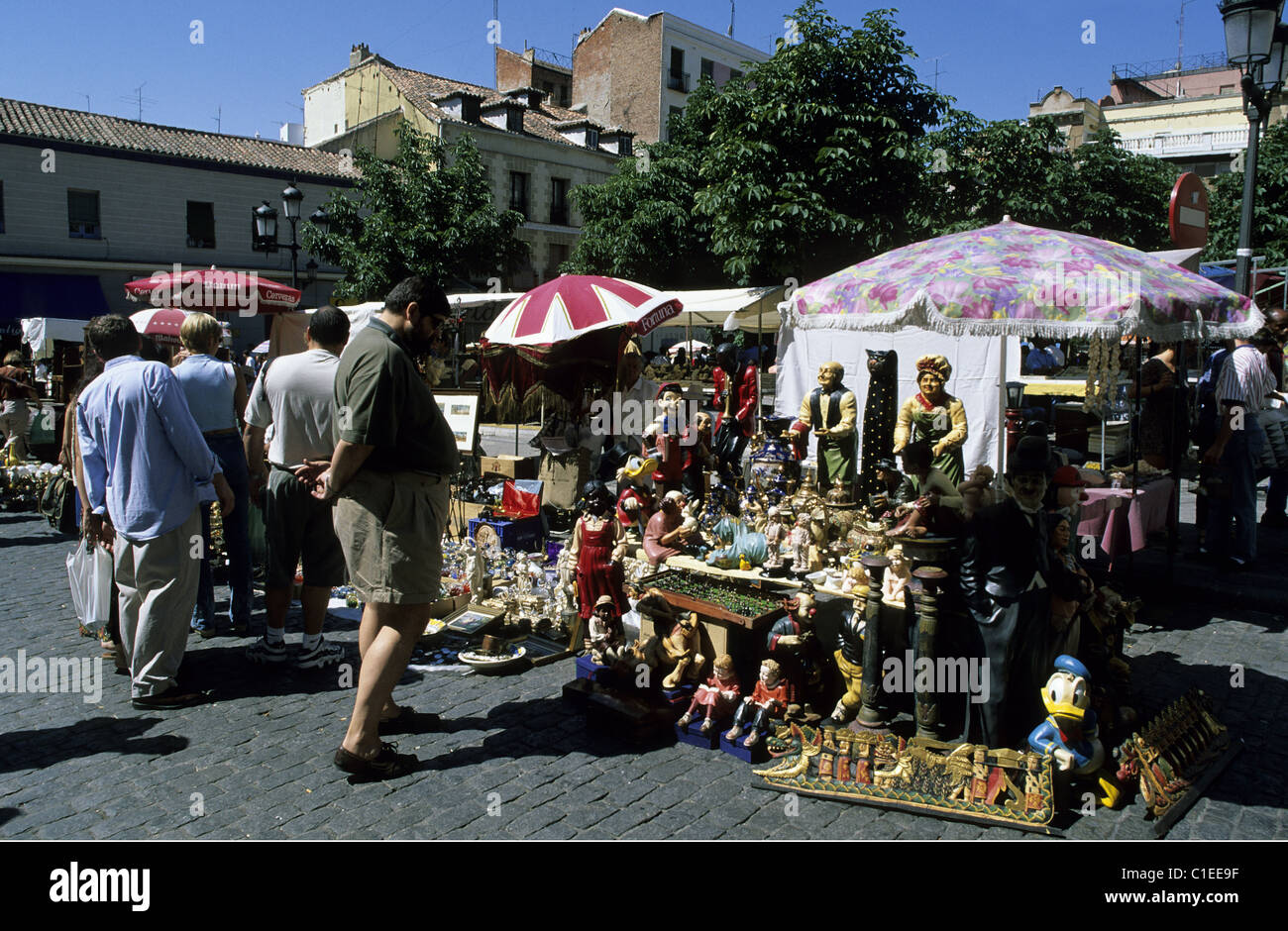 Sundays flea market hi-res stock photography and images - Alamy