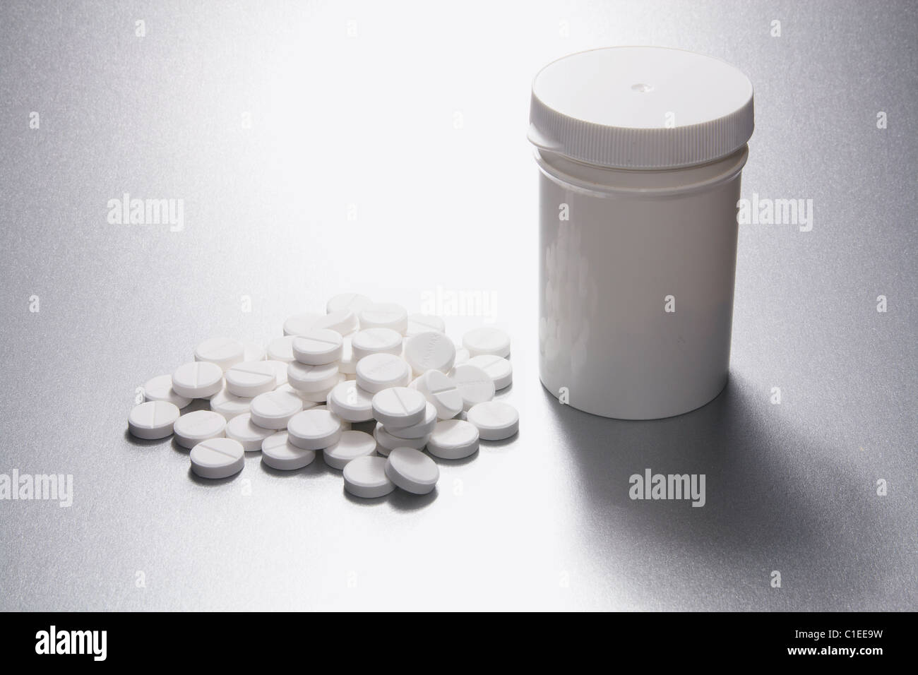 Pill bottle hi-res stock photography and images - Alamy