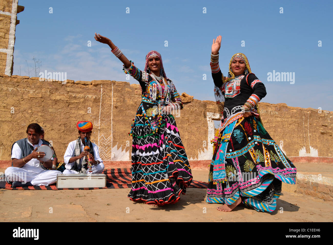 Folk dance and music rajasthan hi-res stock photography and images - Alamy