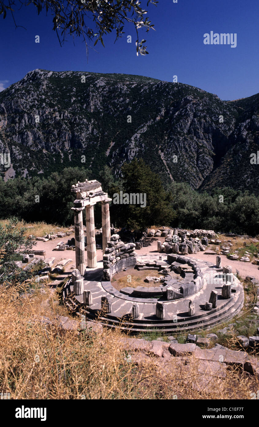 Delphes temple hi-res stock photography and images - Alamy