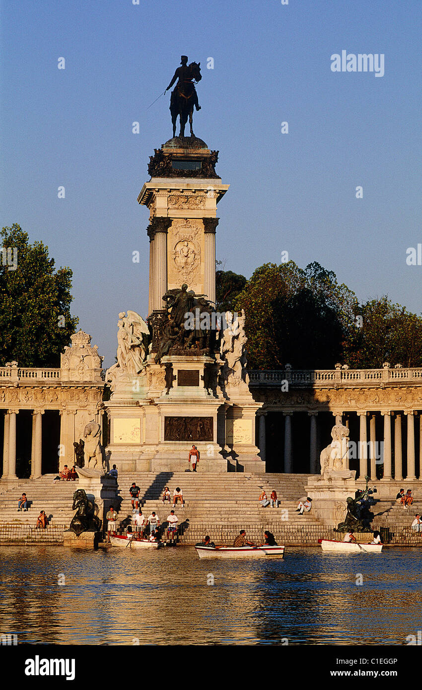 Spain, Madrid, Retiro park, Alfonso XIII memorial Stock Photo - Alamy