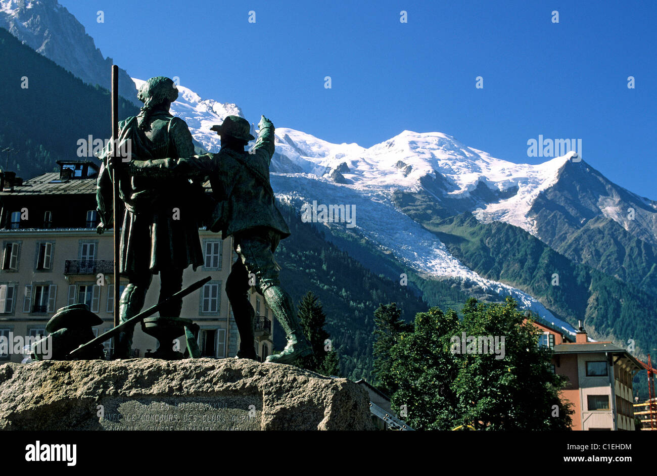 France, Haute Savoie, Chamonix, statue of Saussure and Balmat facing ...