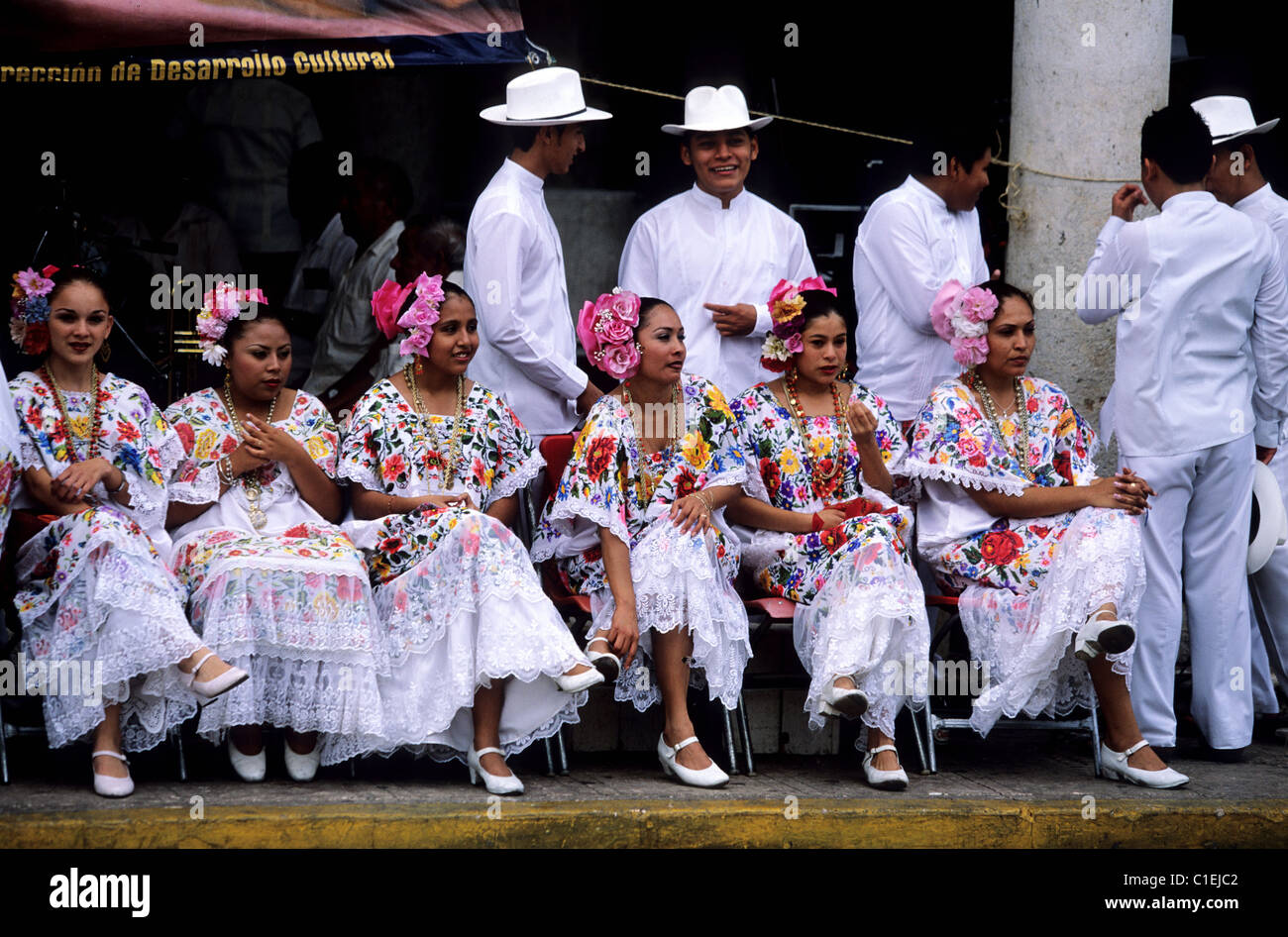 Mexico, Yucatan State, Merida, young dancers of the folkloric show ...
