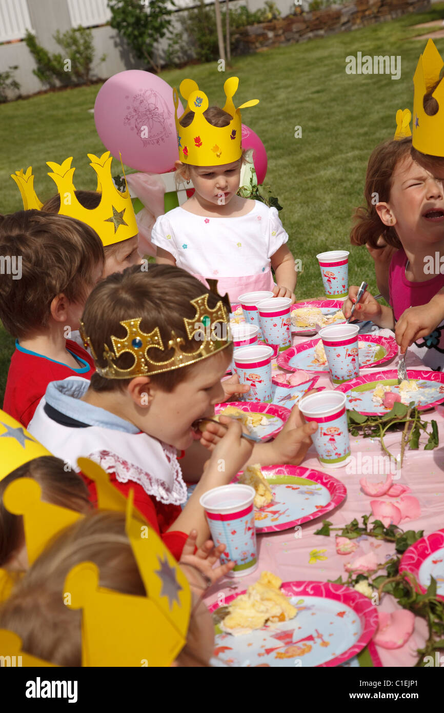 princess children party Stock Photo - Alamy