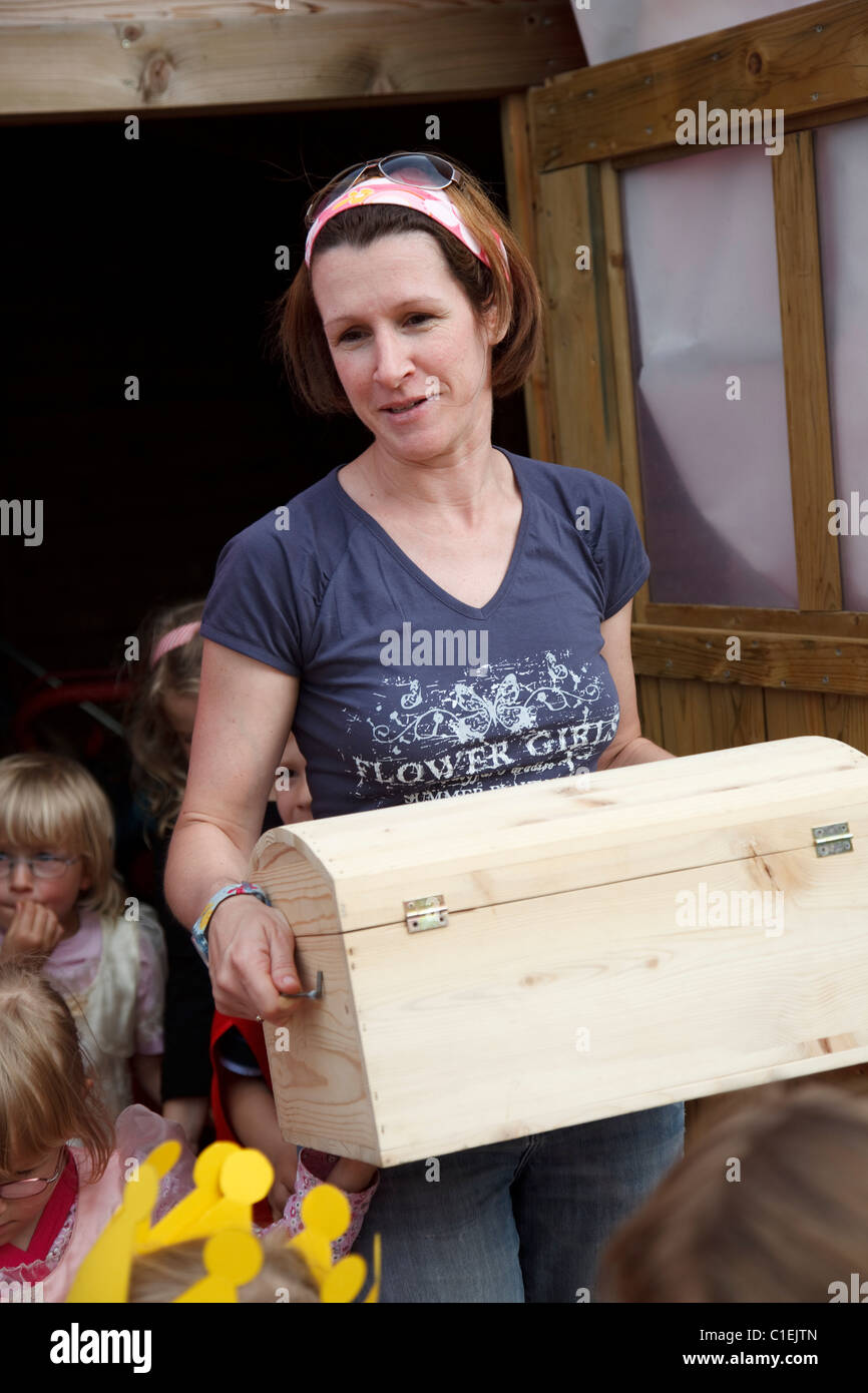 woman with treasure chest Stock Photo - Alamy