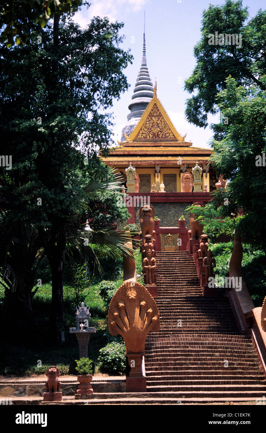 Cambodia, Phnom Penh, Wat Phnom temple Stock Photo - Alamy