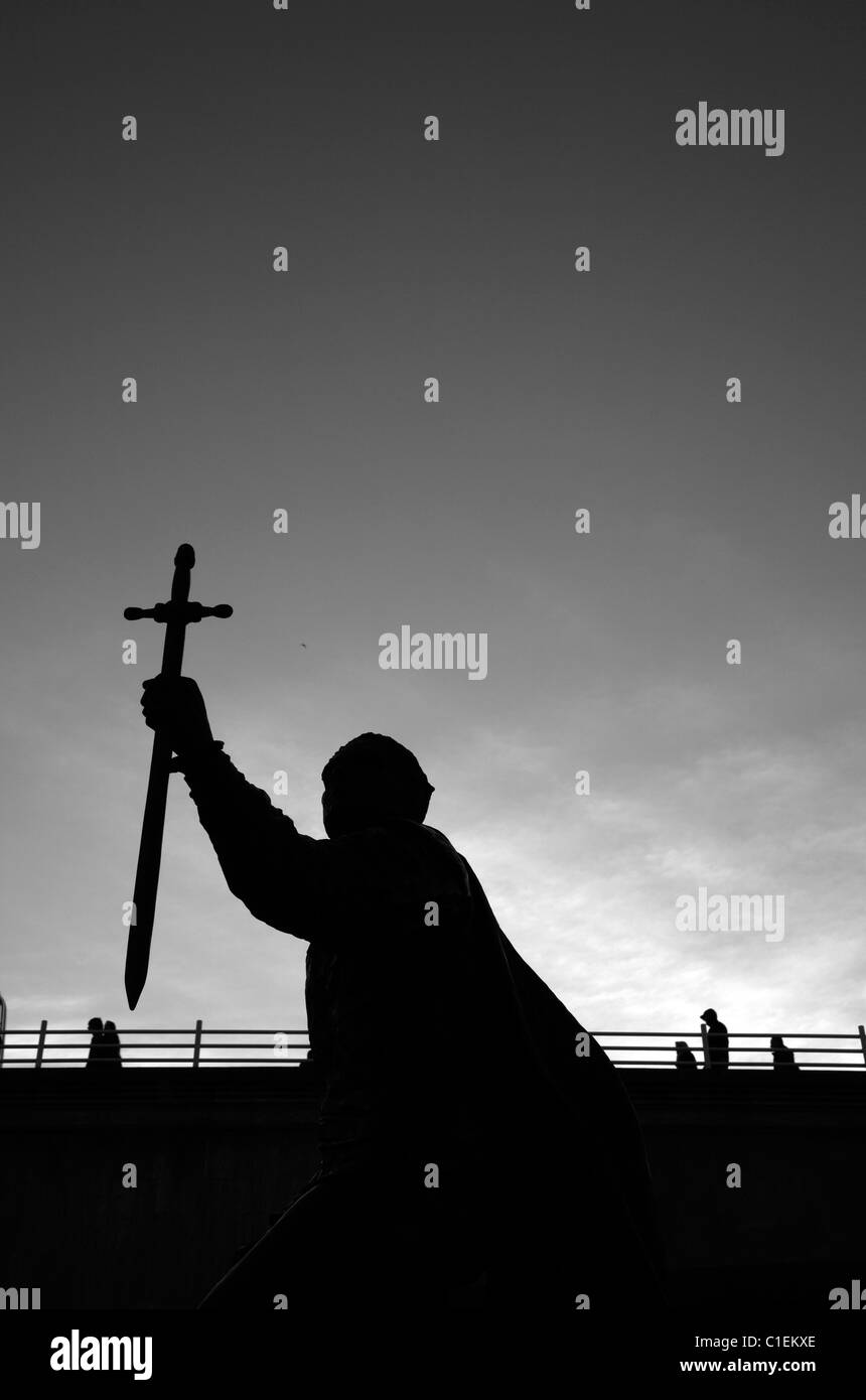 Hamlet Shakespeare Statue Black and White Stock Photos & Images - Alamy