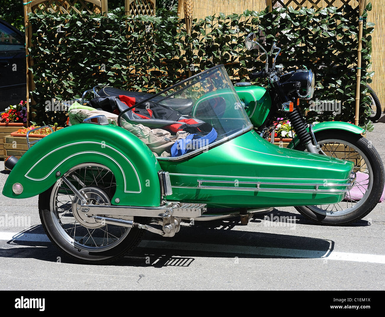 Motorbikes With Sidecar Stock Photos & Motorbikes With Sidecar Stock ...