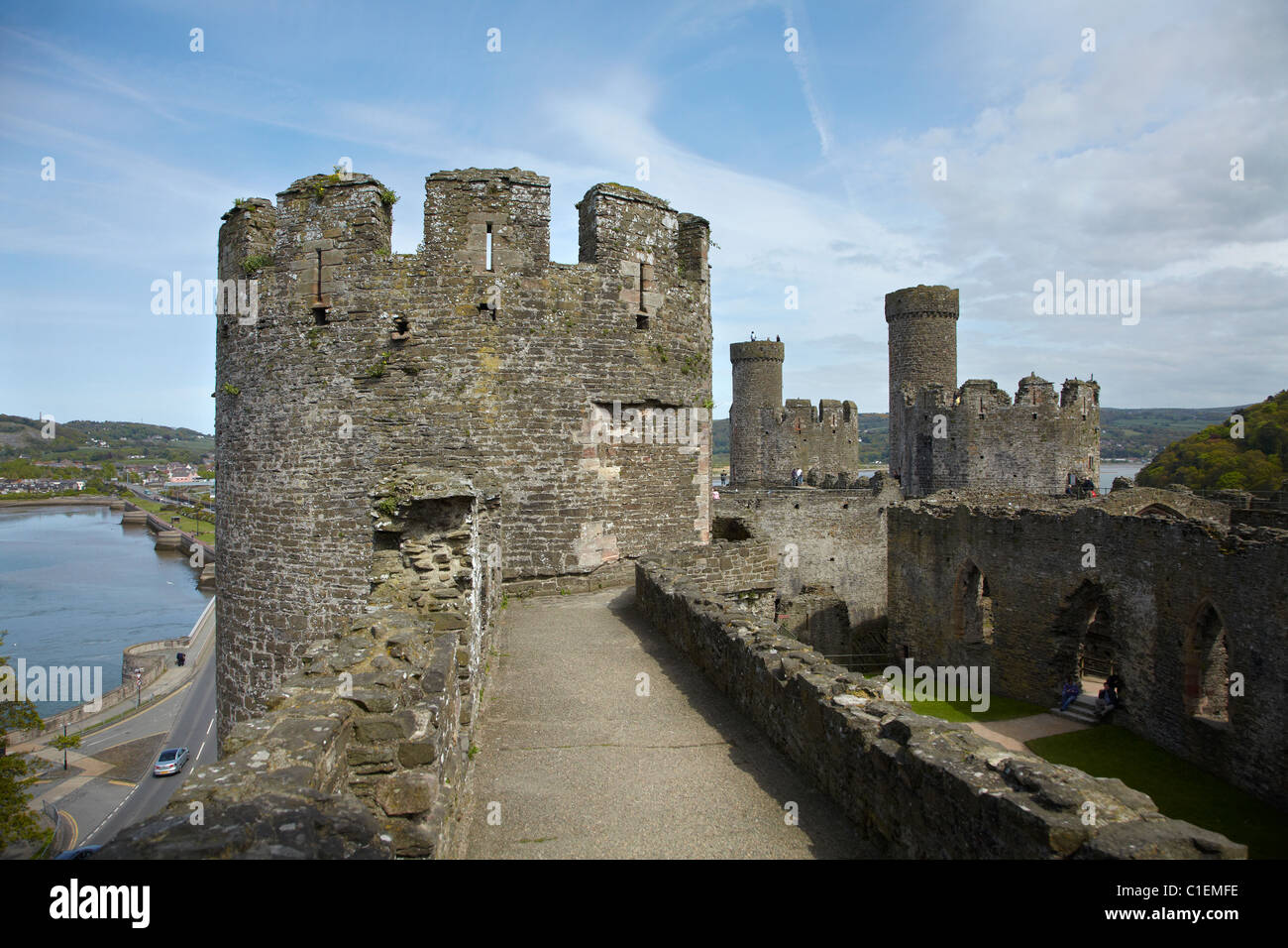Run down medieval castle ruins hi-res stock photography and images - Alamy