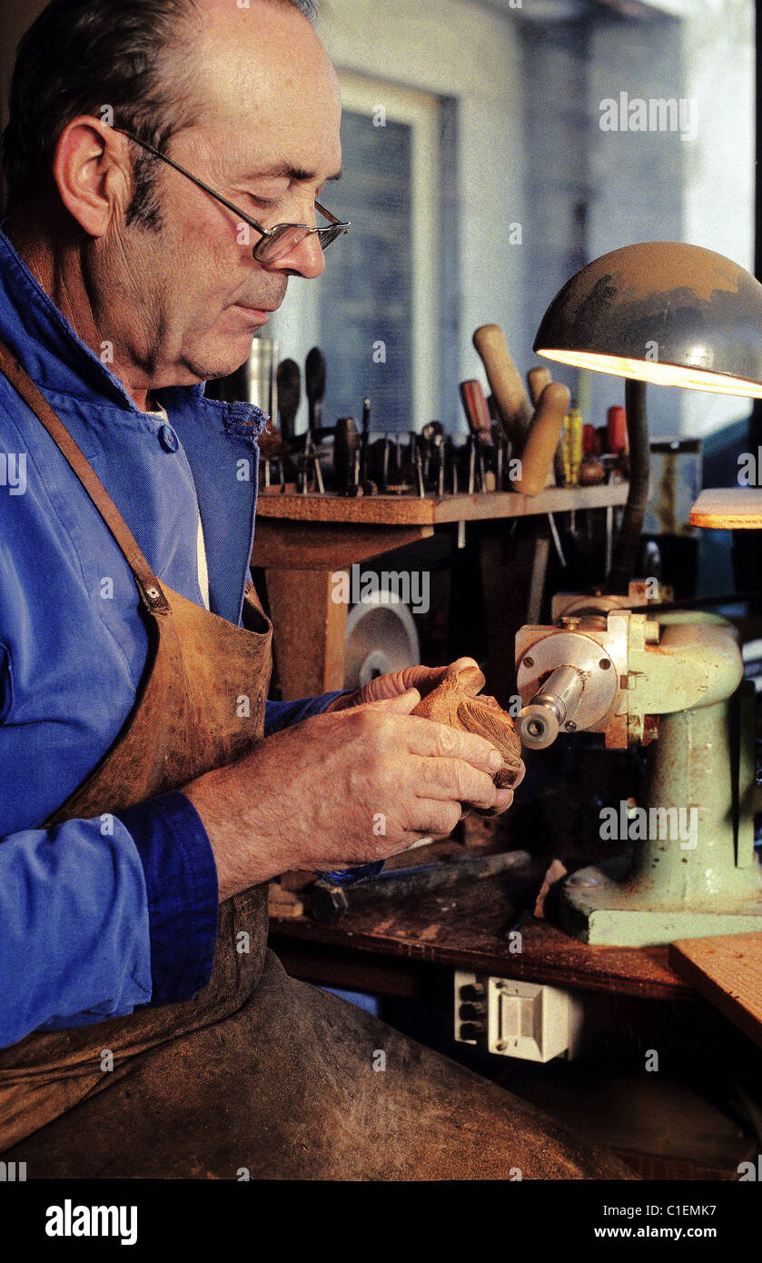 France, Jura, Jean Masson, pipe maker in Saint-Claude Stock Photo - Alamy